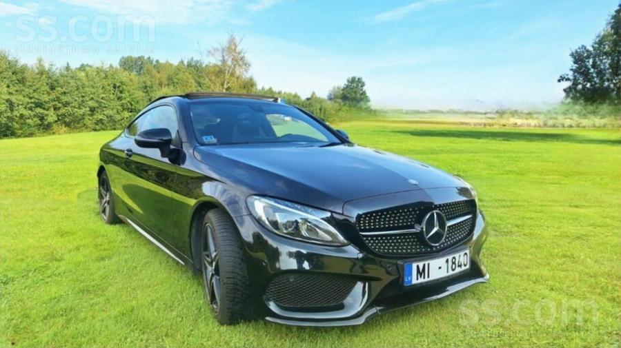 Black Mercedes-Benz C 200 2017 in Riga, with an engine capacity of 2.00 L and mileage of 140 thousand km for 21650 €, photo 4 on AUTOMOTO.COM.LV