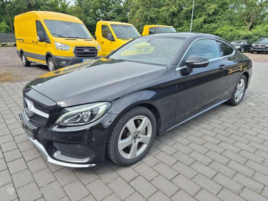Black Mercedes-Benz C 200 2017 in Vilnius, with an engine capacity of 1.99 L and mileage of 134 thousand km for 17990 €, photo 1 on AUTOMOTO.COM.LV