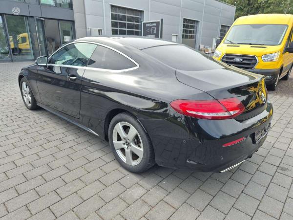 Black Mercedes-Benz C 200 2017 in Vilnius, with an engine capacity of 1.99 L and mileage of 134 thousand km for 17990 €, photo 3 on AUTOMOTO.COM.LV