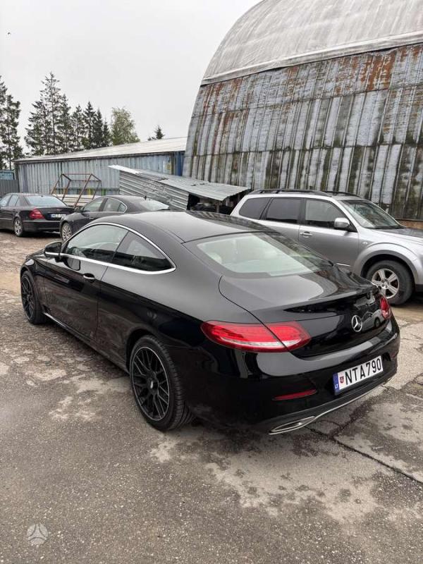 Black Mercedes-Benz C 200 2017 in Plunge, with an engine capacity of 1.99 L and mileage of 189 thousand km for 16900 €, photo 1 on AUTOMOTO.COM.LV