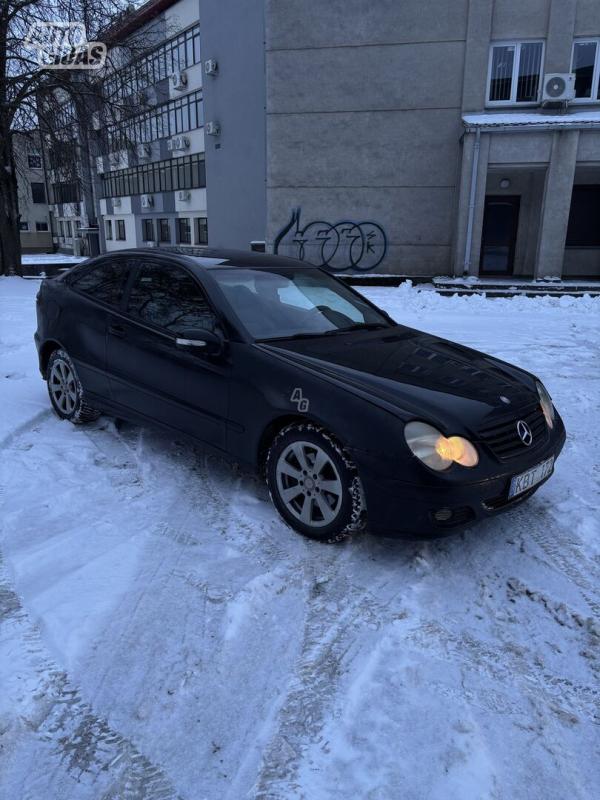 Melns Mercedes-Benz C 200 2004 Alīta, ar dzinēja tilpumu 2.10 L un nobraukumu 283 tūkst. km par 1500 €, foto 1 vietnē AUTOMOTO.COM.LV