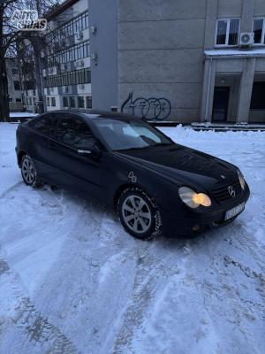 Black Mercedes-Benz C 200 2004 in Alytus, with an engine capacity of 2.10 L and mileage of 283 thousand km for 1500 €, photo  on AUTOMOTO.COM.LV