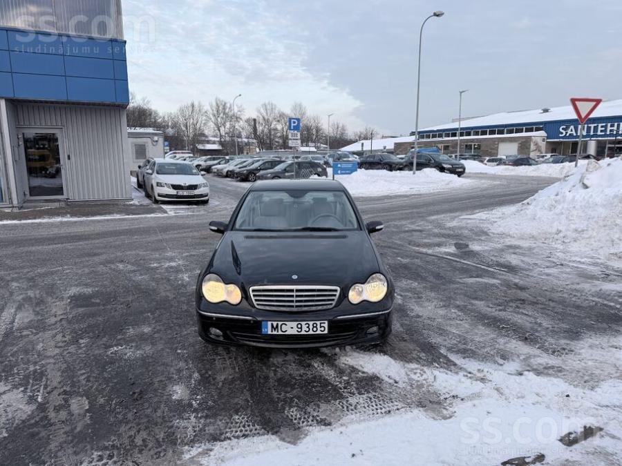 Melns Mercedes-Benz C 200 2005 Rīga, ar dzinēja tilpumu 1.80 L un nobraukumu 335 tūkst. km par 1900 €, foto 2 vietnē AUTOMOTO.COM.LV
