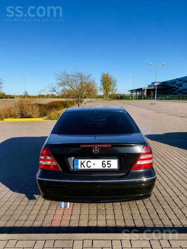 Melns Mercedes-Benz C 200 2005 Ventspils, ar dzinēja tilpumu 2.20 L un nobraukumu 346 tūkst. km par 3400 €, foto 5 vietnē AUTOMOTO.COM.LV