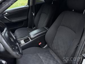 Black Mercedes-Benz C 200 2005 in Riga, with an engine capacity of 2.00 L and mileage of 499 thousand km for 1470 €, photo 9 on AUTOMOTO.COM.LV