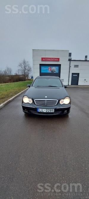 Melns Mercedes-Benz C 200 2006 Daugavpils, ar dzinēja tilpumu 2.00 L un nobraukumu 335 tūkst. km par 2800 €, foto 2 vietnē AUTOMOTO.COM.LV