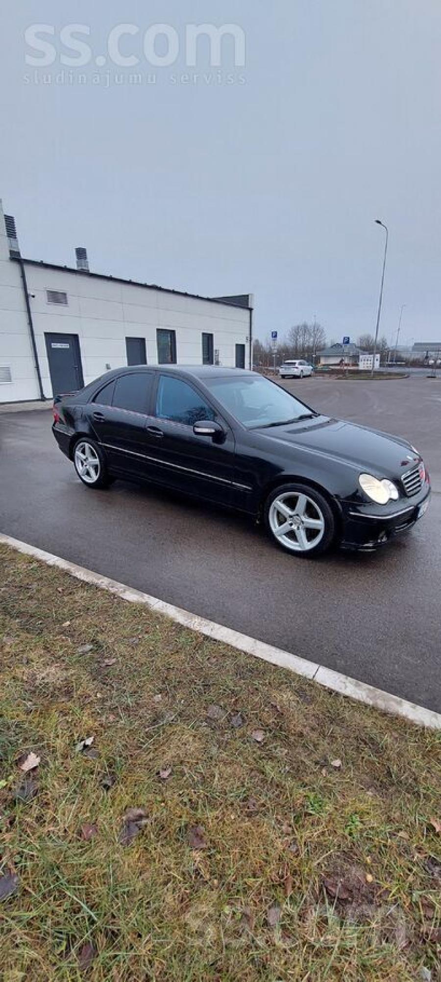 Melns Mercedes-Benz C 200 2006 Daugavpils, ar dzinēja tilpumu 2.00 L un nobraukumu 335 tūkst. km par 2800 €, foto 3 vietnē AUTOMOTO.COM.LV