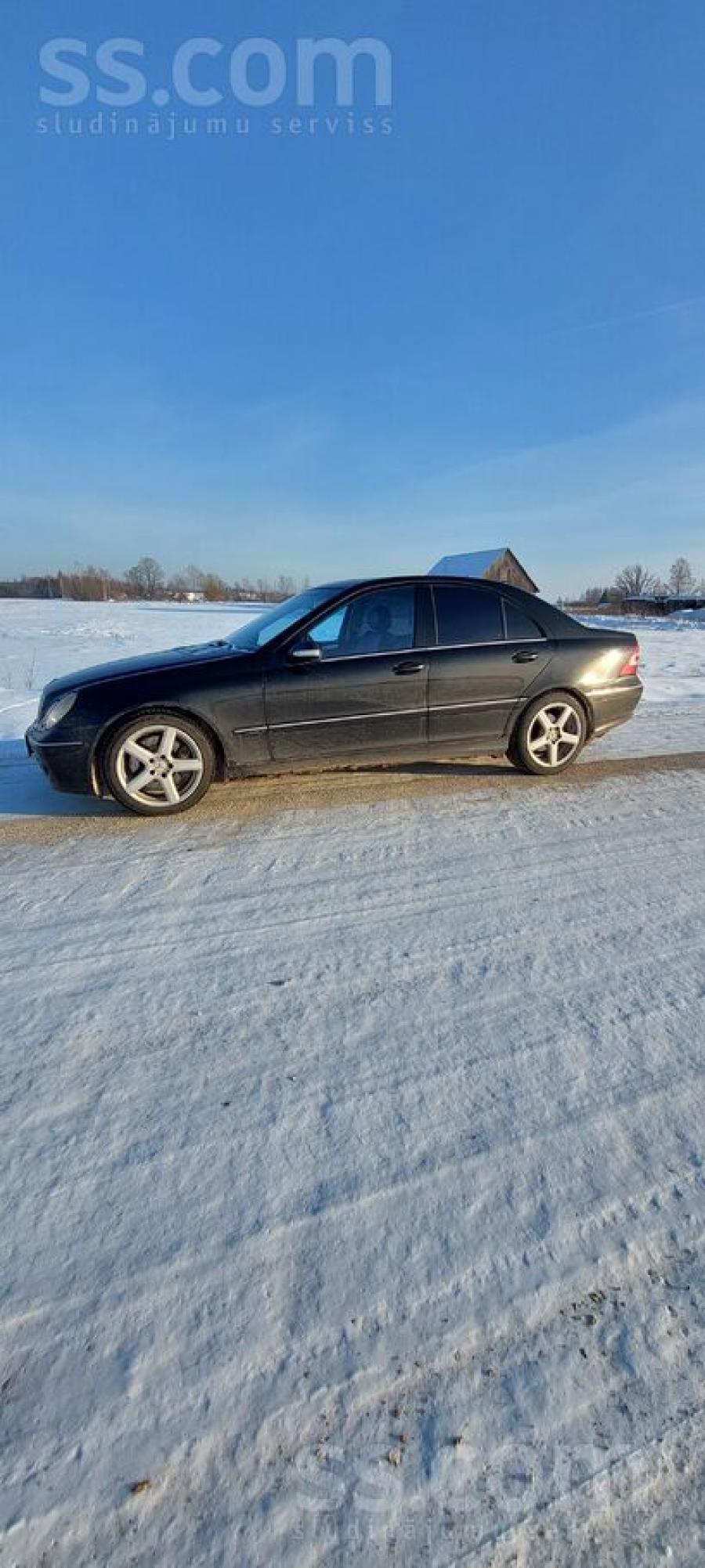 Black Mercedes-Benz C 200 2006 in Daugavpils, with an engine capacity of 2.00 L and mileage of 0 thousand km for 2700 €, photo 1 on AUTOMOTO.COM.LV