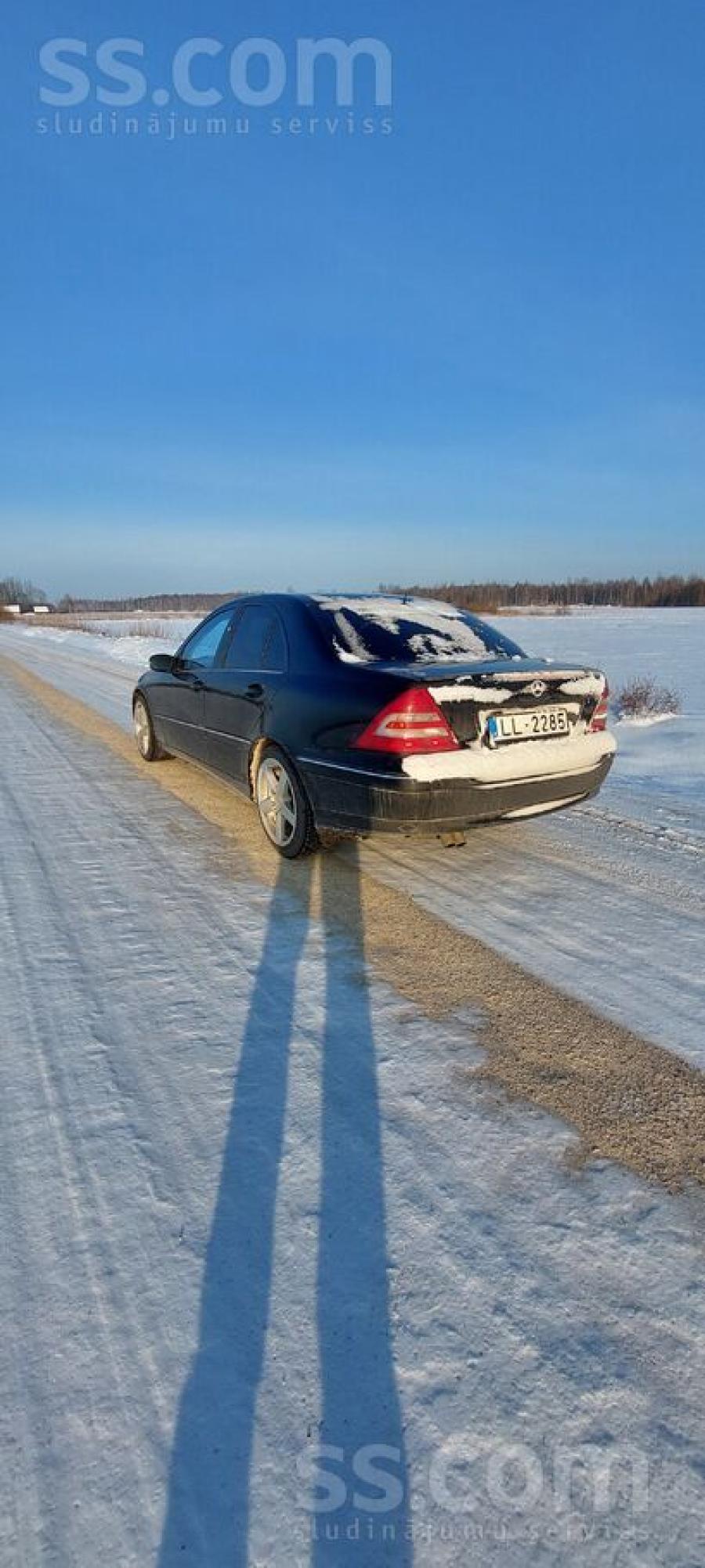 Black Mercedes-Benz C 200 2006 in Daugavpils, with an engine capacity of 2.00 L and mileage of 0 thousand km for 2700 €, photo 3 on AUTOMOTO.COM.LV