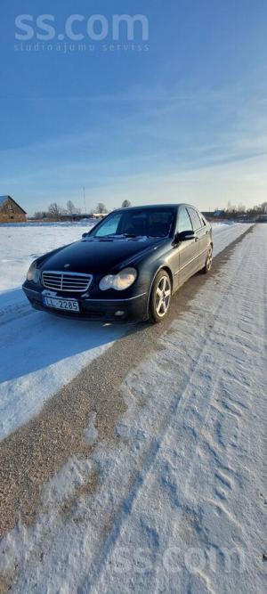 Black Mercedes-Benz C 200 2006 in Daugavpils, with an engine capacity of 2.00 L and mileage of 0 thousand km for 2700 €, photo 9 on AUTOMOTO.COM.LV