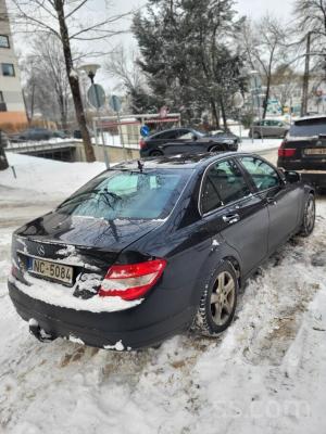 Melns Mercedes-Benz C 200 2007 Rīga, ar dzinēja tilpumu 2.10 L un nobraukumu 0 tūkst. km par 3100 €, foto 4 vietnē AUTOMOTO.COM.LV