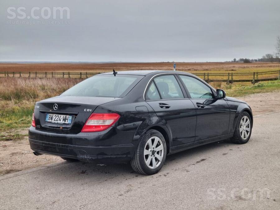 Black Mercedes-Benz C 200 2007 in Liepaja, with an engine capacity of 2.10 L and mileage of 265 thousand km for 3200 €, photo 4 on AUTOMOTO.COM.LV