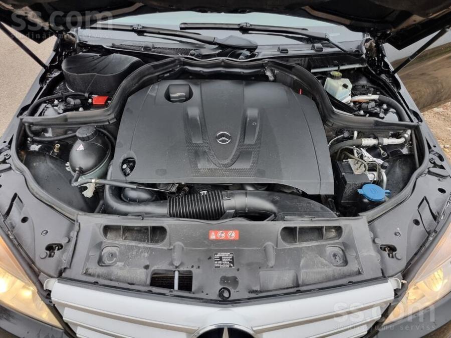 Black Mercedes-Benz C 200 2007 in Liepaja, with an engine capacity of 2.10 L and mileage of 265 thousand km for 3200 €, photo 10 on AUTOMOTO.COM.LV