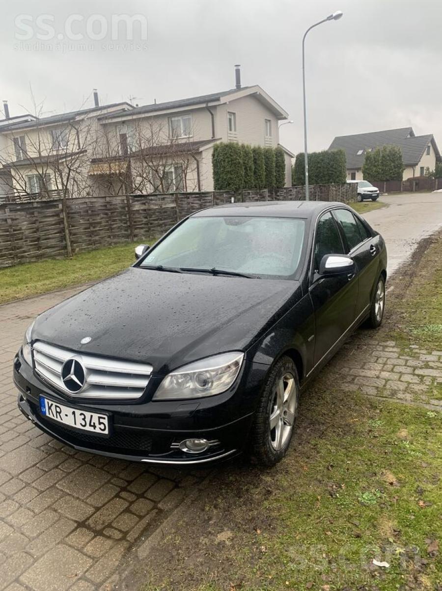 Melns Mercedes-Benz C 200 2008 Rīga, ar dzinēja tilpumu 2.00 L un nobraukumu 340 tūkst. km par 2500 €, foto 1 vietnē AUTOMOTO.COM.LV