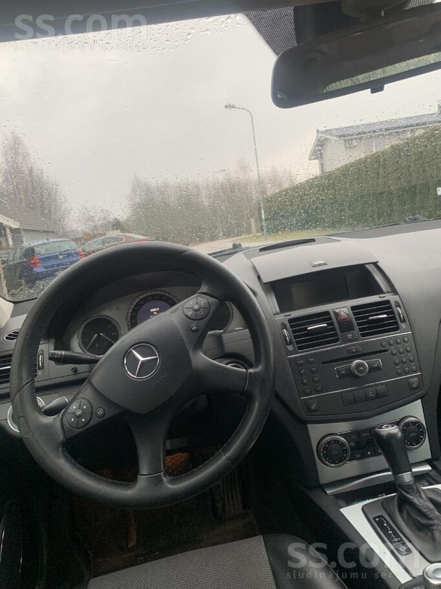 Melns Mercedes-Benz C 200 2008 Rīga, ar dzinēja tilpumu 2.00 L un nobraukumu 340 tūkst. km par 2500 €, foto 2 vietnē AUTOMOTO.COM.LV