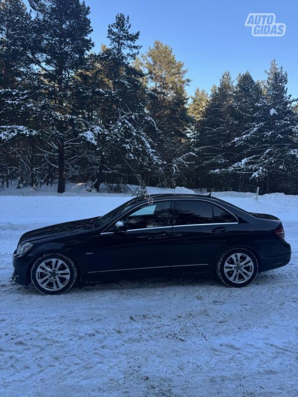 Black Mercedes-Benz C 200 2008 in Anyksciai, with an engine capacity of 2.10 L and mileage of 288 thousand km for 4500 €, photo 4 on AUTOMOTO.COM.LV