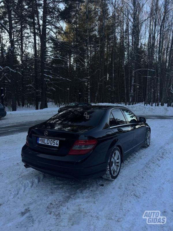 Black Mercedes-Benz C 200 2008 in Anyksciai, with an engine capacity of 2.10 L and mileage of 288 thousand km for 4500 €, photo 7 on AUTOMOTO.COM.LV