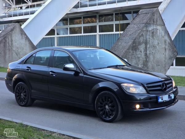 Melns Mercedes-Benz C 200 2008 Viļņa, ar dzinēja tilpumu 2.10 L un nobraukumu 700 tūkst. km par 2650 €, foto 2 vietnē AUTOMOTO.COM.LV