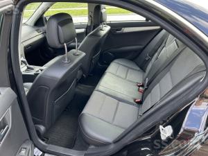 Melns Mercedes-Benz C 200 2008 Rīga, ar dzinēja tilpumu 2.20 L un nobraukumu 328 tūkst. km par 4850 €, foto 11 vietnē AUTOMOTO.COM.LV