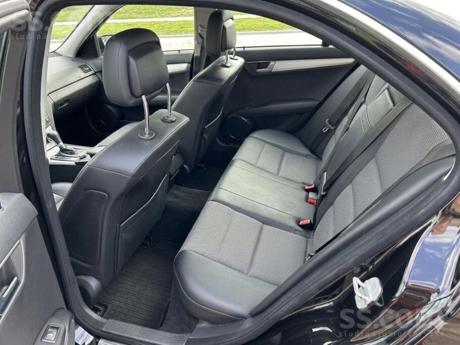 Melns Mercedes-Benz C 200 2008 Rīga, ar dzinēja tilpumu 2.20 L un nobraukumu 328 tūkst. km par 4850 €, foto 11 vietnē AUTOMOTO.COM.LV