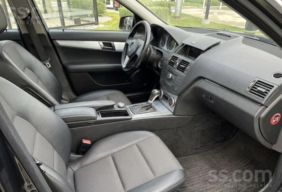 Melns Mercedes-Benz C 200 2008 Rīga, ar dzinēja tilpumu 2.20 L un nobraukumu 328 tūkst. km par 4850 €, foto 12 vietnē AUTOMOTO.COM.LV