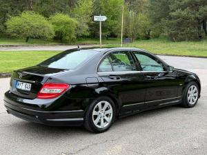 Melns Mercedes-Benz C 200 2008 Šauļi, ar dzinēja tilpumu 1.80 L un nobraukumu 227 tūkst. km par 6400 €, foto 9 vietnē AUTOMOTO.COM.LV
