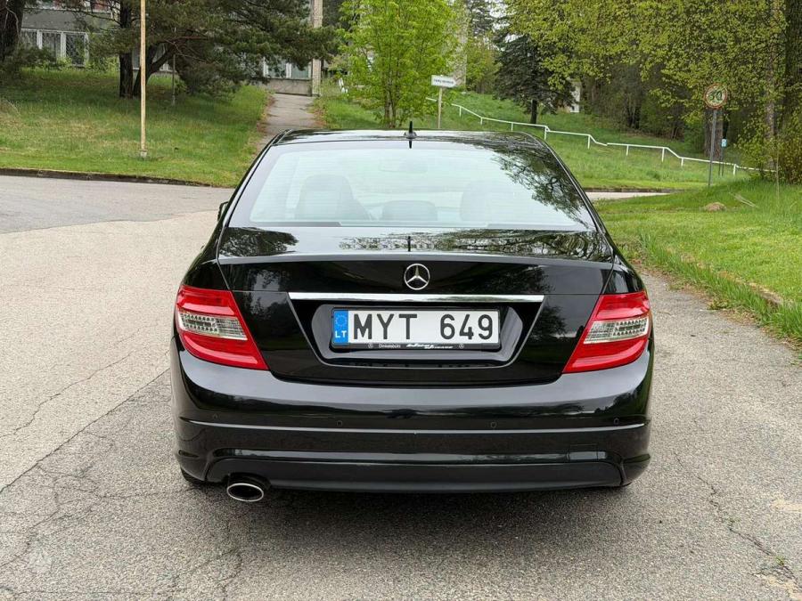 Melns Mercedes-Benz C 200 2008 Šauļi, ar dzinēja tilpumu 1.80 L un nobraukumu 227 tūkst. km par 6400 €, foto 7 vietnē AUTOMOTO.COM.LV