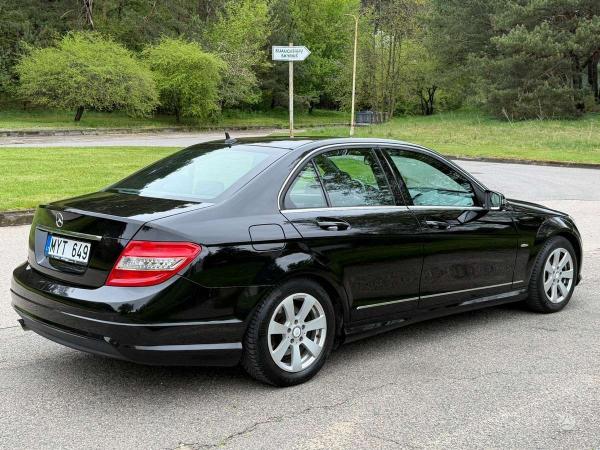 Melns Mercedes-Benz C 200 2008 Šauļi, ar dzinēja tilpumu 1.80 L un nobraukumu 227 tūkst. km par 6400 €, foto 8 vietnē AUTOMOTO.COM.LV