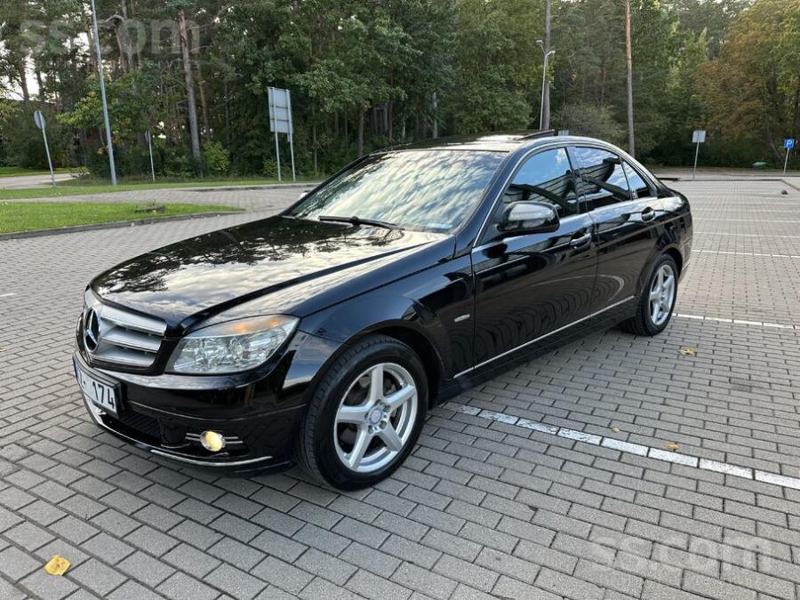 Black Mercedes-Benz C 200 2008 in Riga, with an engine capacity of 2.10 L and mileage of 325 thousand km for 5100 €, photo 1 on AUTOMOTO.COM.LV