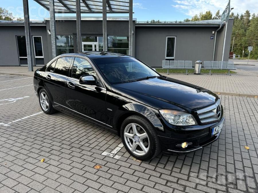 Black Mercedes-Benz C 200 2008 in Riga, with an engine capacity of 2.10 L and mileage of 325 thousand km for 5100 €, photo 3 on AUTOMOTO.COM.LV