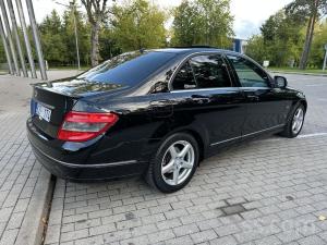 Black Mercedes-Benz C 200 2008 in Riga, with an engine capacity of 2.10 L and mileage of 325 thousand km for 5100 €, photo 5 on AUTOMOTO.COM.LV
