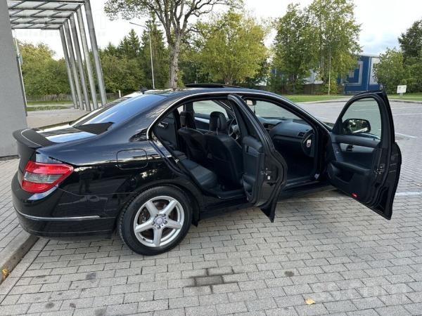 Black Mercedes-Benz C 200 2008 in Riga, with an engine capacity of 2.10 L and mileage of 325 thousand km for 5100 €, photo 7 on AUTOMOTO.COM.LV