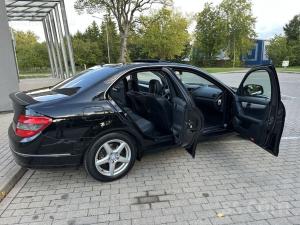 Black Mercedes-Benz C 200 2008 in Riga, with an engine capacity of 2.10 L and mileage of 325 thousand km for 5100 €, photo 7 on AUTOMOTO.COM.LV