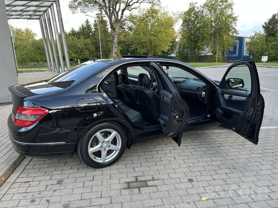 Black Mercedes-Benz C 200 2008 in Riga, with an engine capacity of 2.10 L and mileage of 325 thousand km for 5100 €, photo 7 on AUTOMOTO.COM.LV