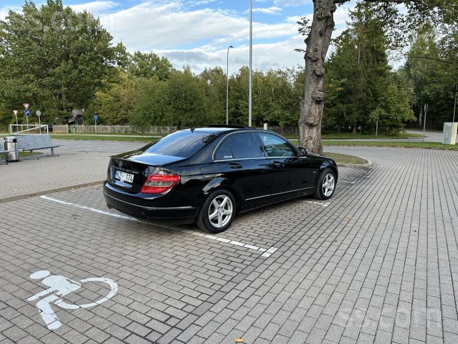Black Mercedes-Benz C 200 2008 in Riga, with an engine capacity of 2.10 L and mileage of 325 thousand km for 5100 €, photo 14 on AUTOMOTO.COM.LV