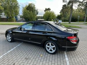 Black Mercedes-Benz C 200 2008 in Riga, with an engine capacity of 2.10 L and mileage of 325 thousand km for 5100 €, photo 18 on AUTOMOTO.COM.LV