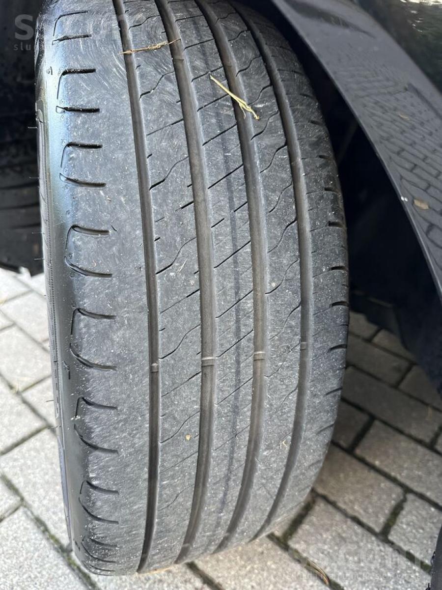 Black Mercedes-Benz C 200 2008 in Riga, with an engine capacity of 2.10 L and mileage of 325 thousand km for 5100 €, photo 19 on AUTOMOTO.COM.LV