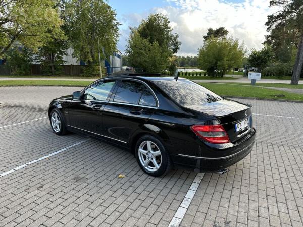 Black Mercedes-Benz C 200 2008 in Riga, with an engine capacity of 2.10 L and mileage of 325 thousand km for 5100 €, photo 4 on AUTOMOTO.COM.LV