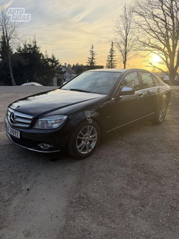 Black Mercedes-Benz C 200 2009 in Panevezys, with an engine capacity of 2.00 L and mileage of 400 thousand km for 2300 €, photo 2 on AUTOMOTO.COM.LV