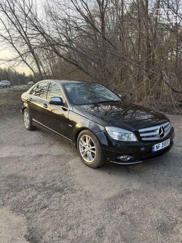 Black Mercedes-Benz C 200 2009 in Panevezys, with an engine capacity of 2.00 L and mileage of 400 thousand km for 2300 €, photo 3 on AUTOMOTO.COM.LV