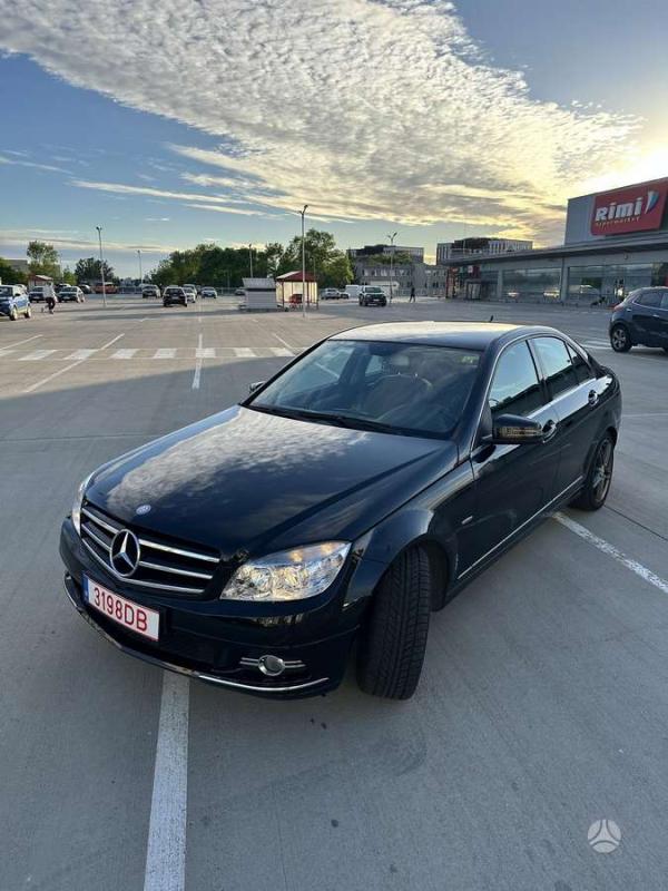 Melns Mercedes-Benz C 200 2009 Viļņa, ar dzinēja tilpumu 2.15 L un nobraukumu 307 tūkst. km par 5100 €, foto 9 vietnē AUTOMOTO.COM.LV