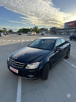 Black Mercedes-Benz C 200 2009 in Vilnius, with an engine capacity of 2.15 L and mileage of 307 thousand km for 5100 €, photo 10 on AUTOMOTO.COM.LV