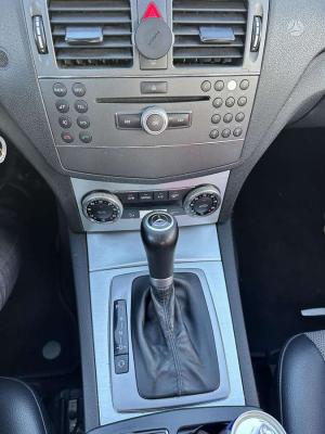 Black Mercedes-Benz C 200 2009 in Vilnius, with an engine capacity of 2.15 L and mileage of 307 thousand km for 5100 €, photo 15 on AUTOMOTO.COM.LV