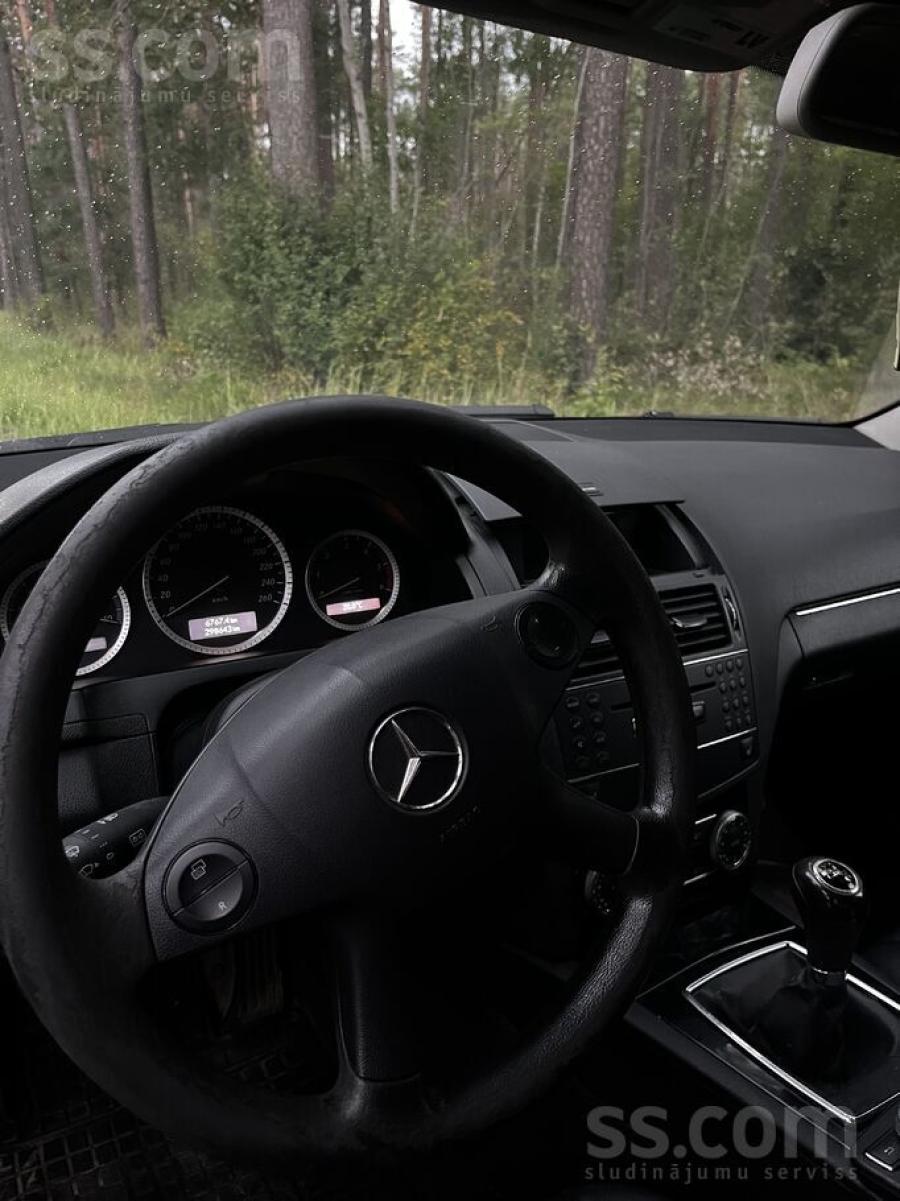 Melns Mercedes-Benz C 200 2009 Rīga, ar dzinēja tilpumu 2.20 L un nobraukumu 299 tūkst. km par 3500 €, foto 6 vietnē AUTOMOTO.COM.LV
