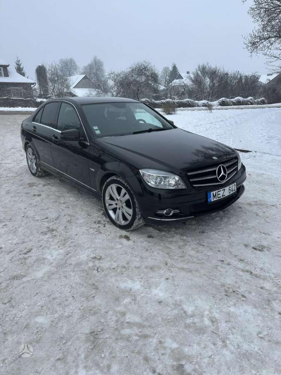 Melns Mercedes-Benz C 200 2010 Tauragė, ar dzinēja tilpumu 2.10 L un nobraukumu 275 tūkst. km par 4500 €, foto 1 vietnē AUTOMOTO.COM.LV