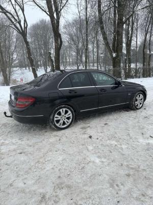 Melns Mercedes-Benz C 200 2010 Tauragė, ar dzinēja tilpumu 2.10 L un nobraukumu 275 tūkst. km par 4500 €, foto 4 vietnē AUTOMOTO.COM.LV