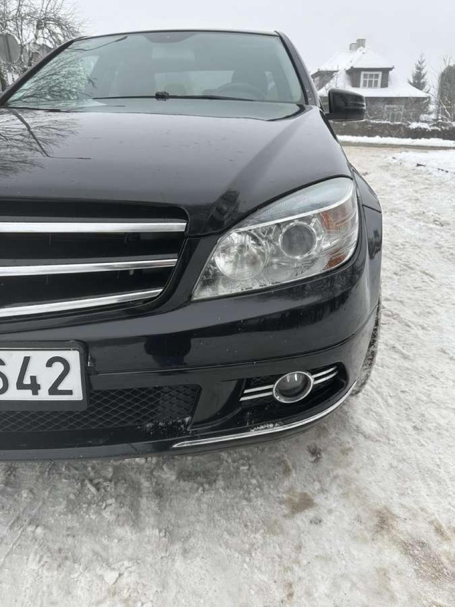 Melns Mercedes-Benz C 200 2010 Tauragė, ar dzinēja tilpumu 2.10 L un nobraukumu 275 tūkst. km par 4500 €, foto 5 vietnē AUTOMOTO.COM.LV