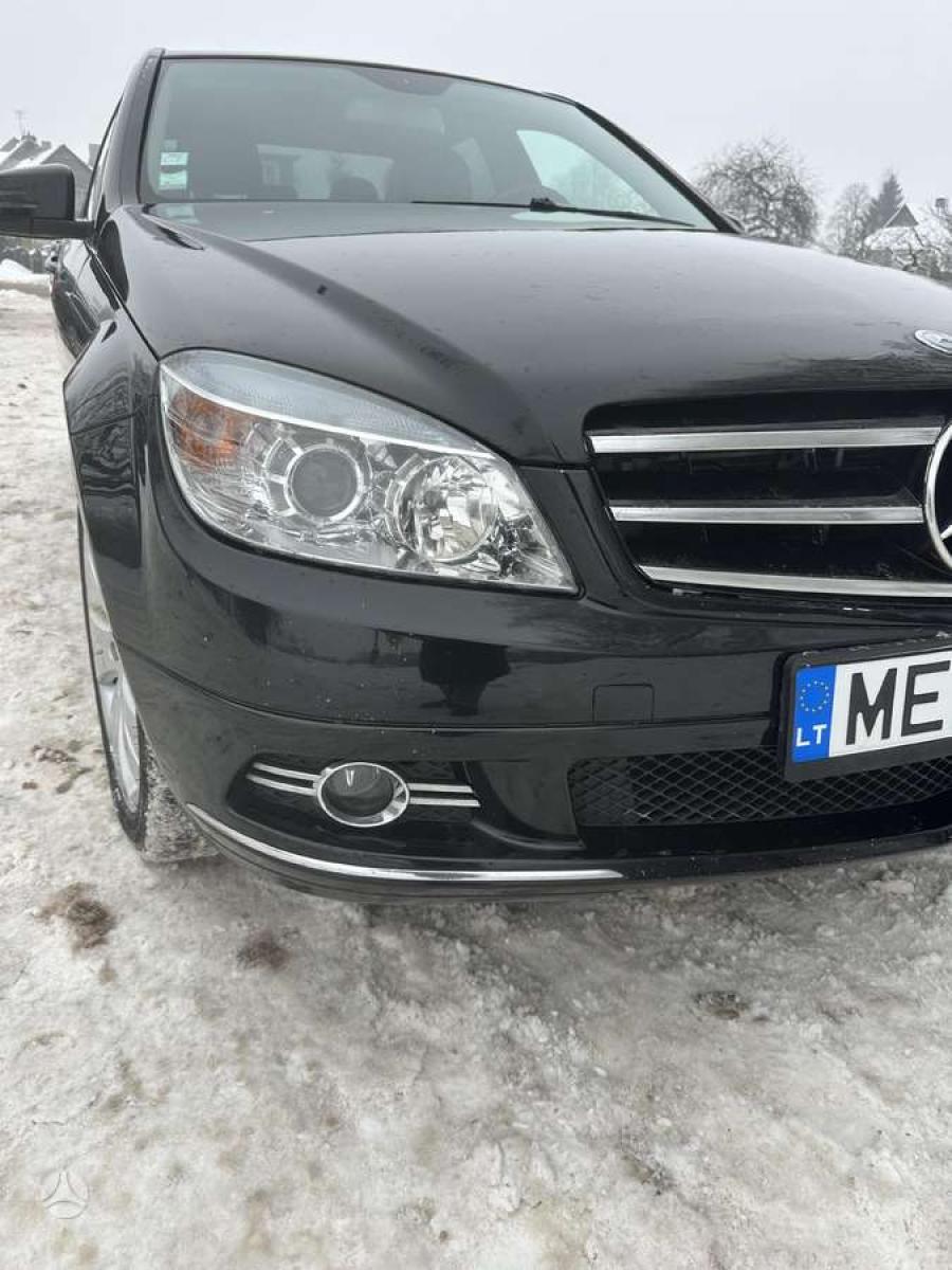 Melns Mercedes-Benz C 200 2010 Tauragė, ar dzinēja tilpumu 2.10 L un nobraukumu 275 tūkst. km par 4500 €, foto 6 vietnē AUTOMOTO.COM.LV