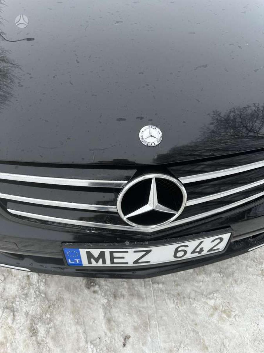Melns Mercedes-Benz C 200 2010 Tauragė, ar dzinēja tilpumu 2.10 L un nobraukumu 275 tūkst. km par 4500 €, foto 7 vietnē AUTOMOTO.COM.LV