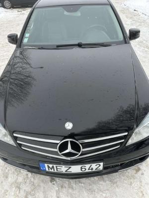 Melns Mercedes-Benz C 200 2010 Tauragė, ar dzinēja tilpumu 2.10 L un nobraukumu 275 tūkst. km par 4500 €, foto 8 vietnē AUTOMOTO.COM.LV
